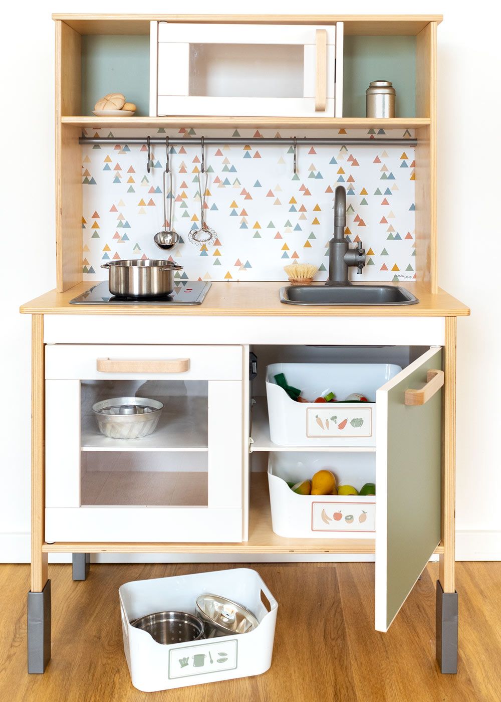 14 ingenious IKEA hacks with the DUKTIG play kitchen 💚