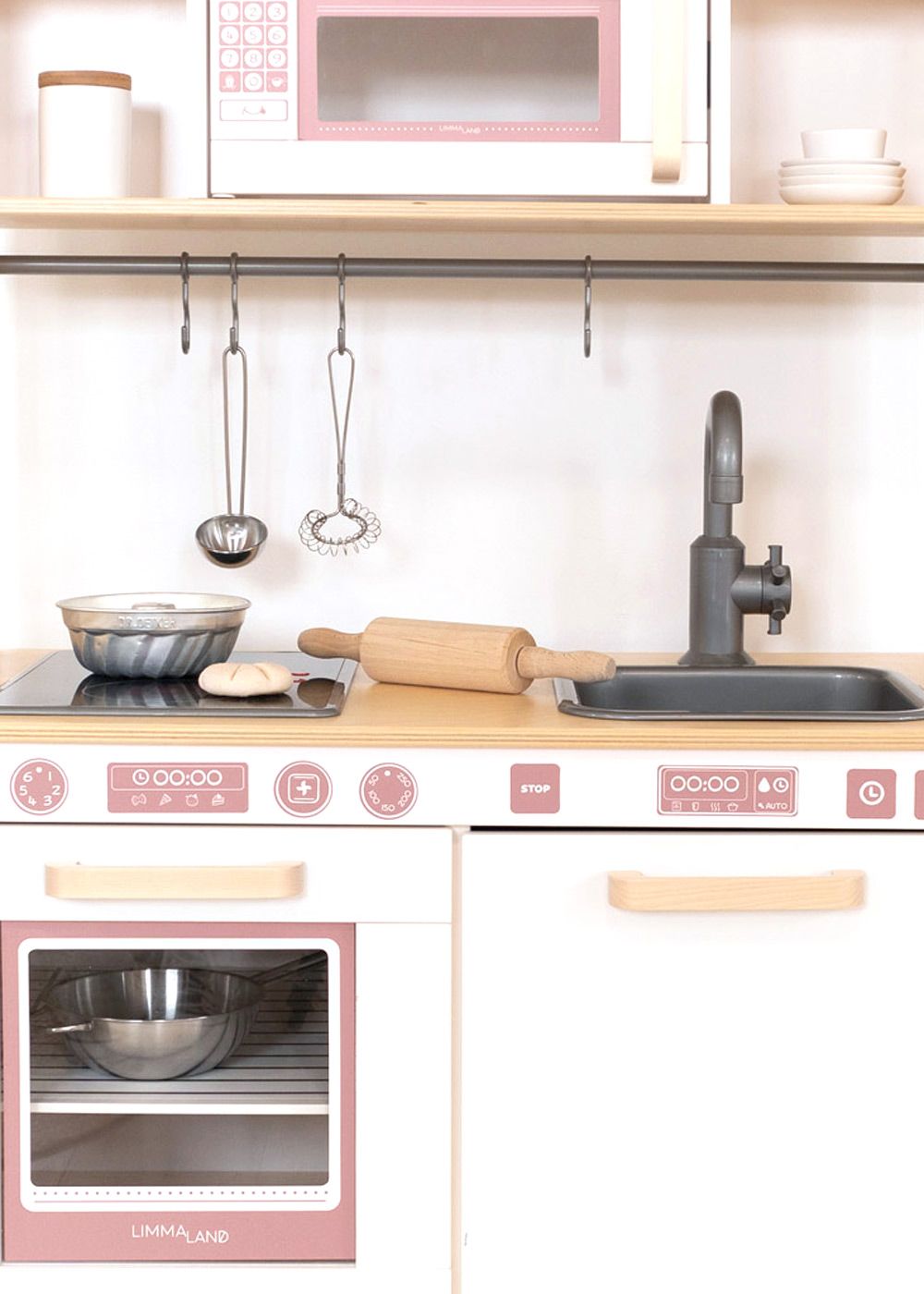 14 ingenious IKEA hacks with the DUKTIG play kitchen 💚